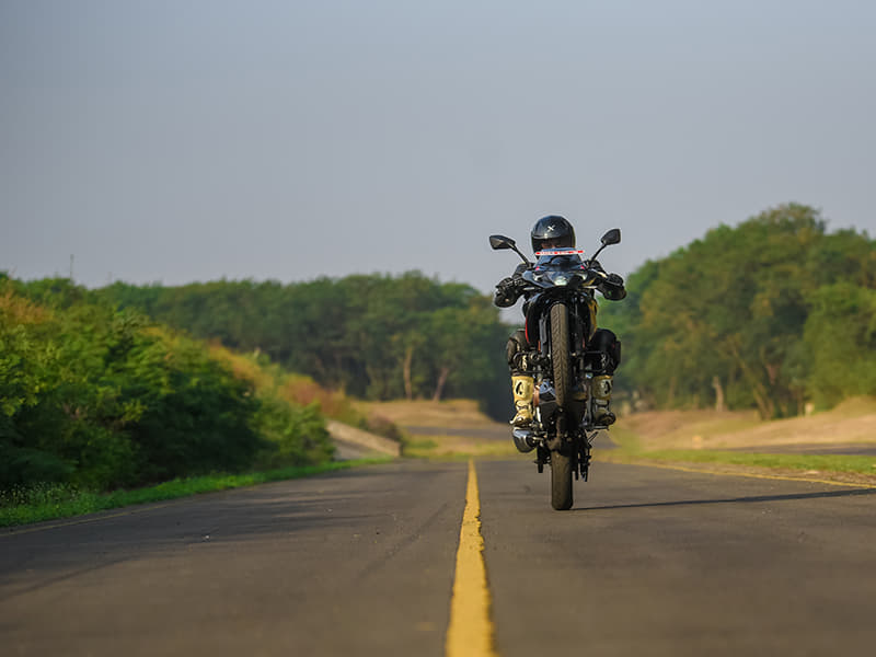 Bajaj Pulsar F250 Images - Pulsar F250 Interior & Exterior [28 Photos]