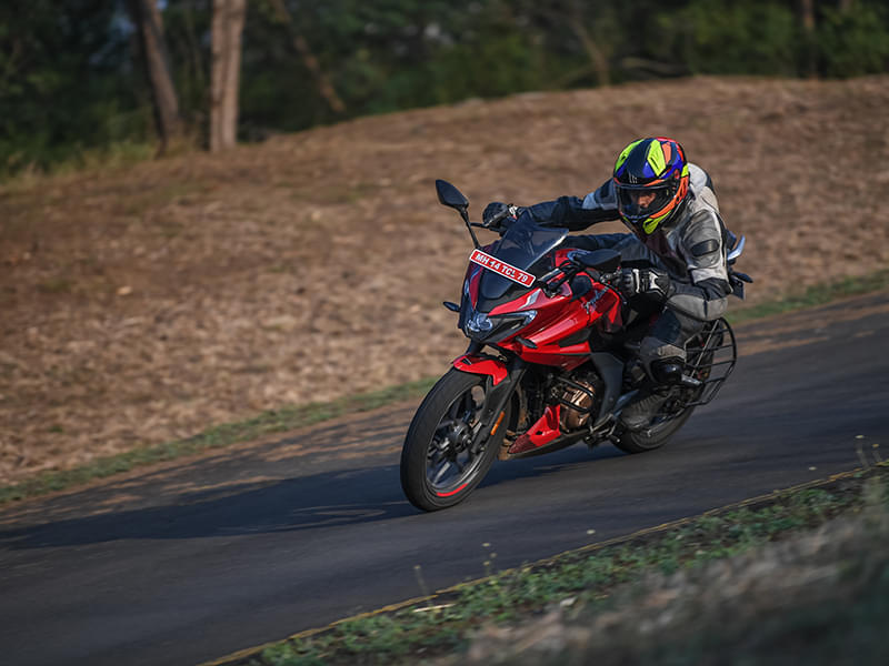 Bajaj Pulsar F250 Images - Pulsar F250 Interior & Exterior [28 Photos]