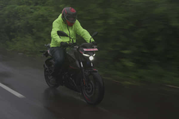 Bajaj Pulsar N160 Price - Images, Colours & Reviews