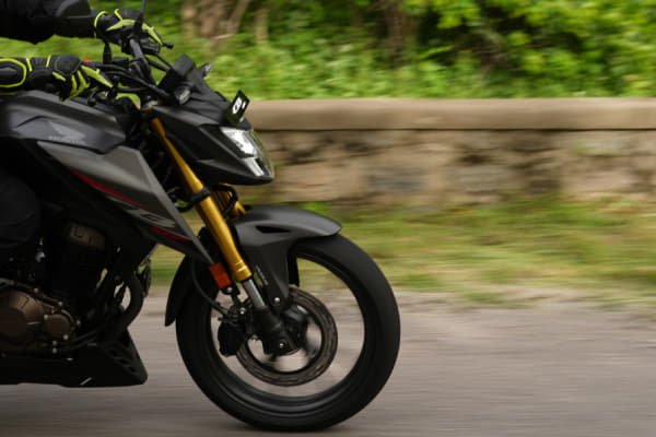 Honda CB300F Images - CB300F Interior & Exterior [27 Photos]