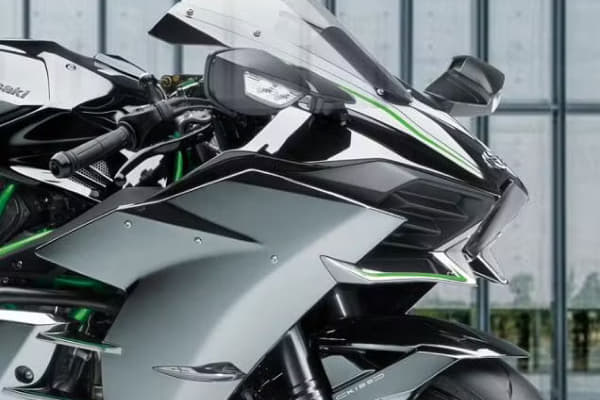 Kawasaki Ninja H2R Images- Ninja H2R Interior & Exterior [11 Photos]