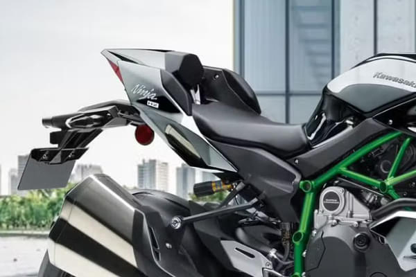 Kawasaki Ninja H2R Images- Ninja H2R Interior & Exterior [11 Photos]