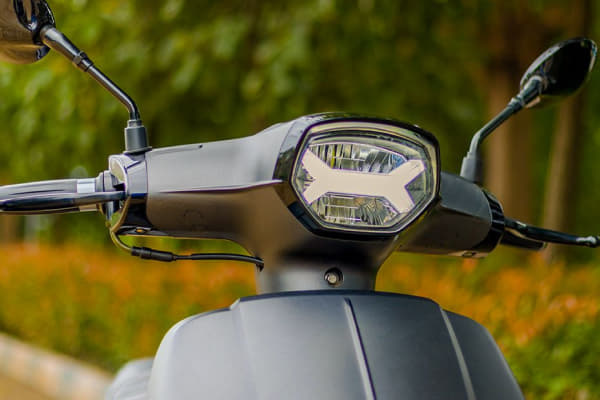 Keeway Sixties 300i Images - Sixties 300i Interior & Exterior [20 Photos]