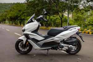 Keeway Vieste 300 Price - Images, Colours & Reviews