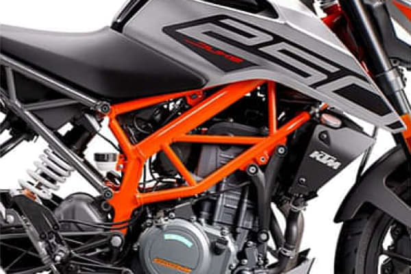KTM Duke 250 Images - Duke 250 Interior & Exterior [22 Photos]