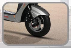 Yukie Scooters Shiga Images - Shiga Interior & Exterior [8 Photos]