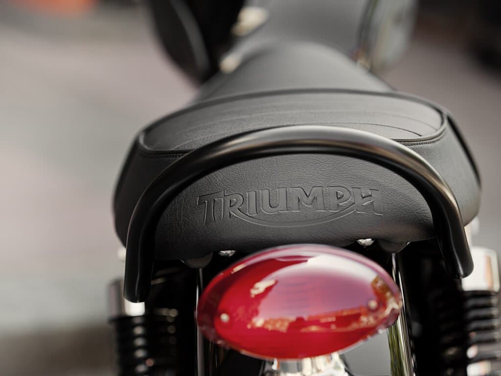 Triumph Bonneville T100 Images - Bonneville T100 Interior & Exterior ...