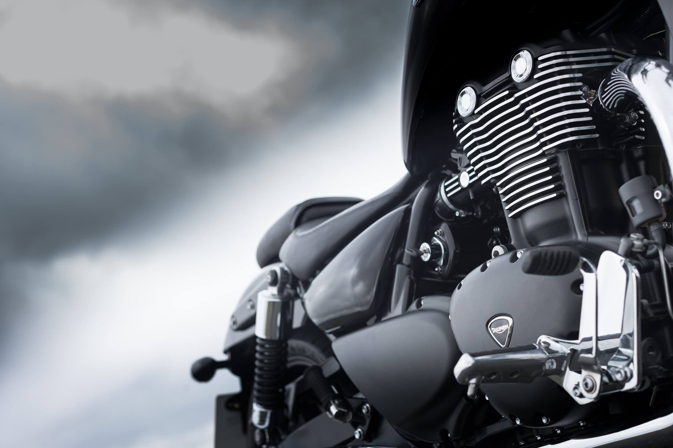 Triumph Thunderbird Storm Images- Thunderbird Storm Interior & Exterior ...