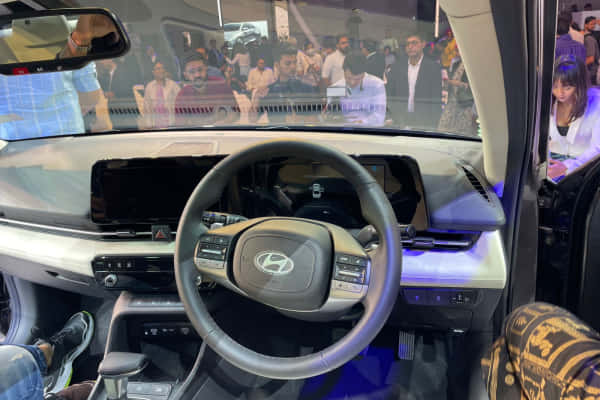 Hyundai Verna Price - Images, Colours & Reviews-91Wheels