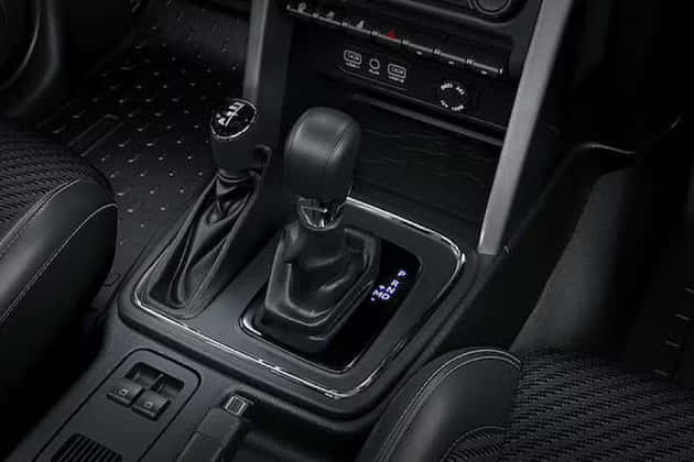 Thar Images 📸 | Mahindra Thar Interior & Exterior Photos, 360 View, Videos