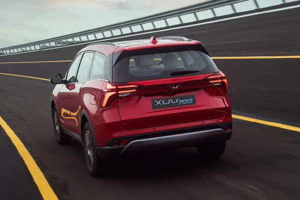 Mahindra XUV 700 Images - XUV 700 Interior & Exterior [21 Photos]
