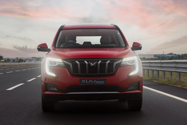 Mahindra XUV 700 Images - XUV 700 Interior & Exterior [21 Photos]