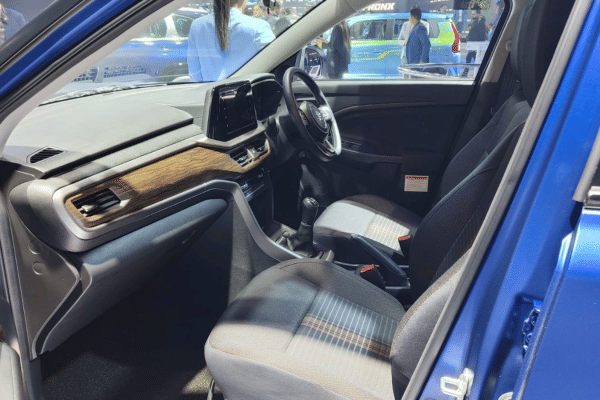 Maruti Brezza Images - Brezza Interior & Exterior [45 Photos]