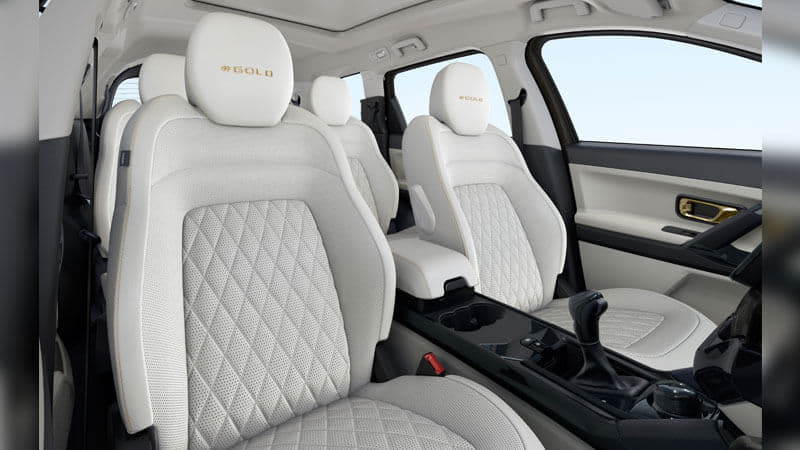 Tata Safari Images - Safari Interior & Exterior [52 Photos]