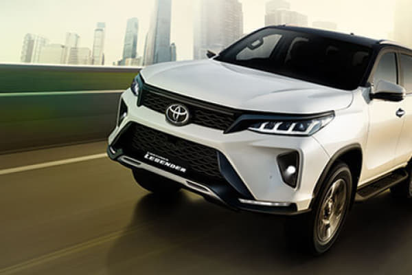 Toyota Fortuner Legender Images - Fortuner Legender Interior & Exterior ...