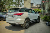 Toyota Fortuner 4X4 Neo Drive 48V AT (Base Model) On Road Price ...