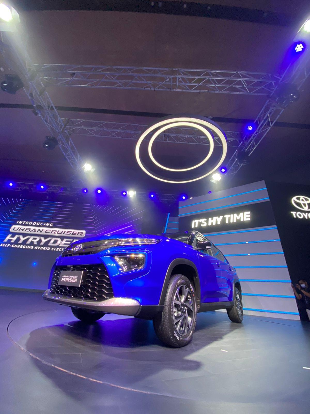 Toyota Urban Cruiser HyRyder Images - Urban Cruiser HyRyder Interior ...