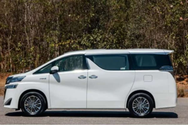 Toyota Vellfire Images - Vellfire Interior & Exterior [41 Photos]