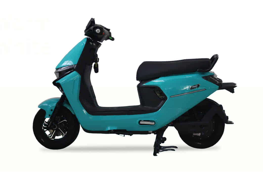 Ampere Reo VYB Colours - 4 Reo VYB Color Images