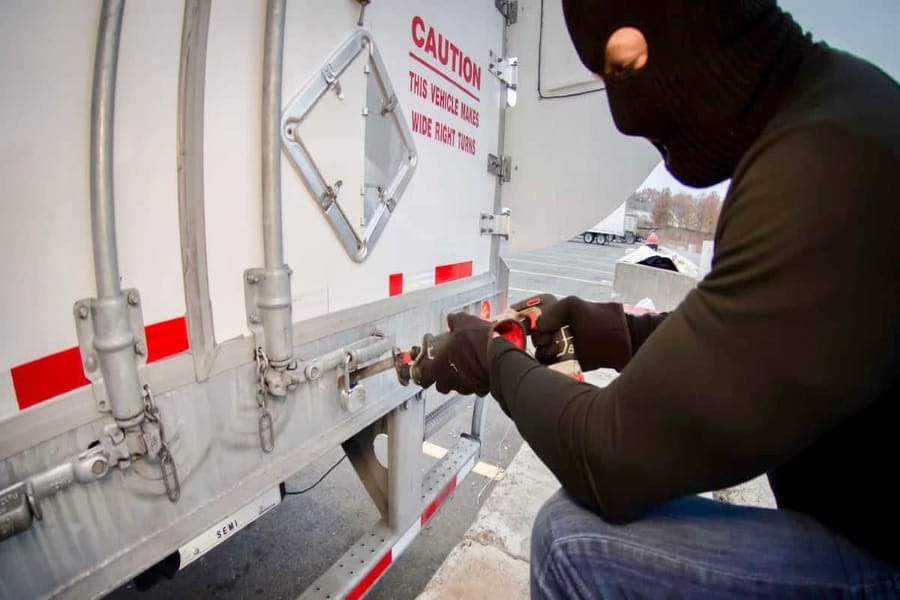 Top 5 Tips For Truck Drivers To Avoid Theft In India