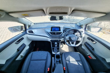 Tata Altroz Automatic Review - What Makes It Special!