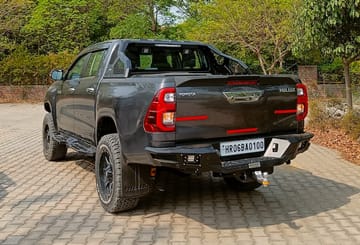 India's First Heavily Modified Toyota Hilux 4x4 Trucks