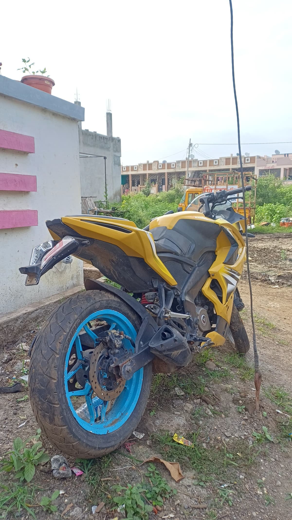 Efficient Liquid Cooled Engine - Owner Review of Bajaj Pulsar NS200 ...