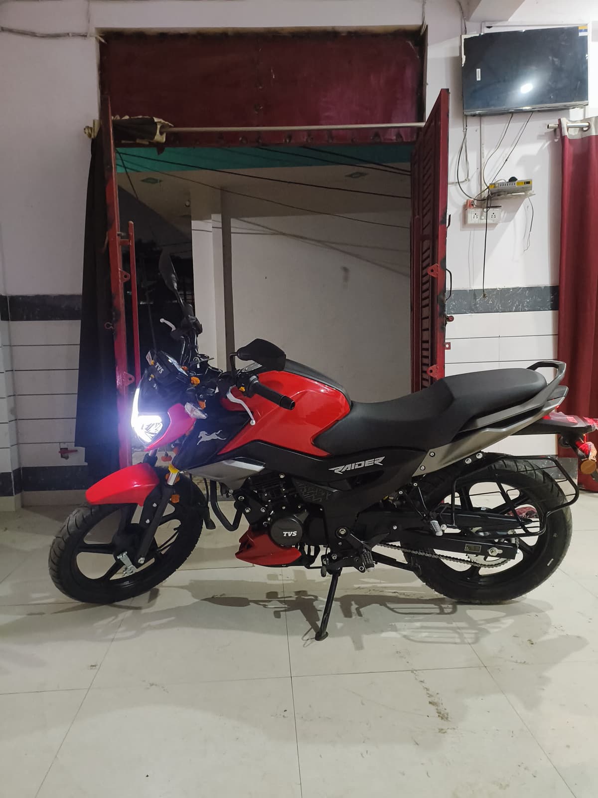 Stunning Red-Black Bike - Owner Review of TVS Raider 125 - 91Wheels