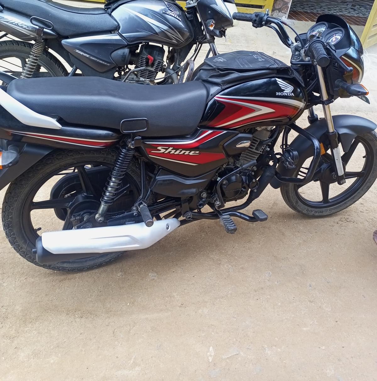 Best Mileage and Smooth Drive - Owner Review of Honda Shine 100 - 91Wheels